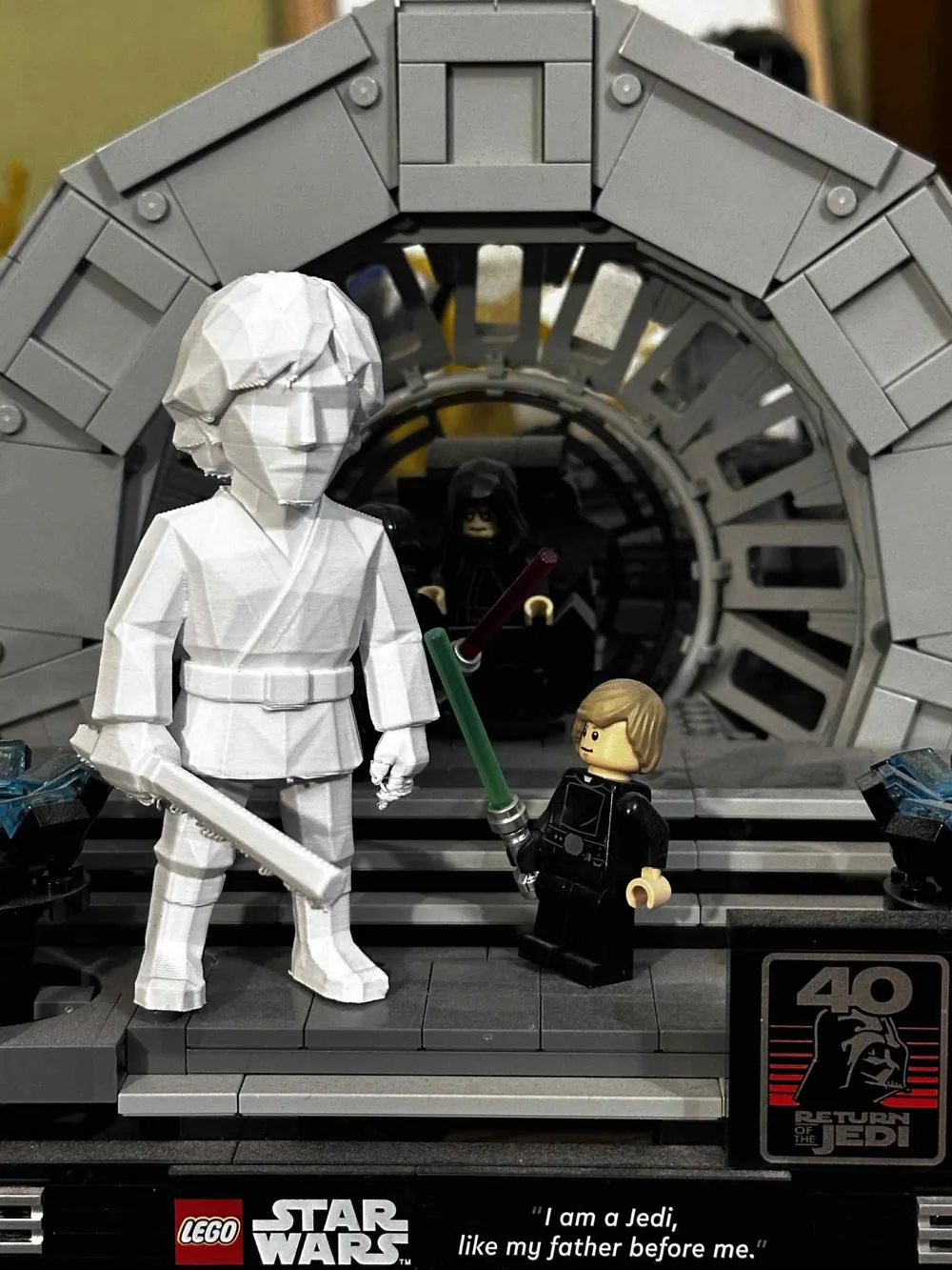 Luke Skywalker with Lightsaber Star Wars Low-Poly - Free 3D Print Model ...