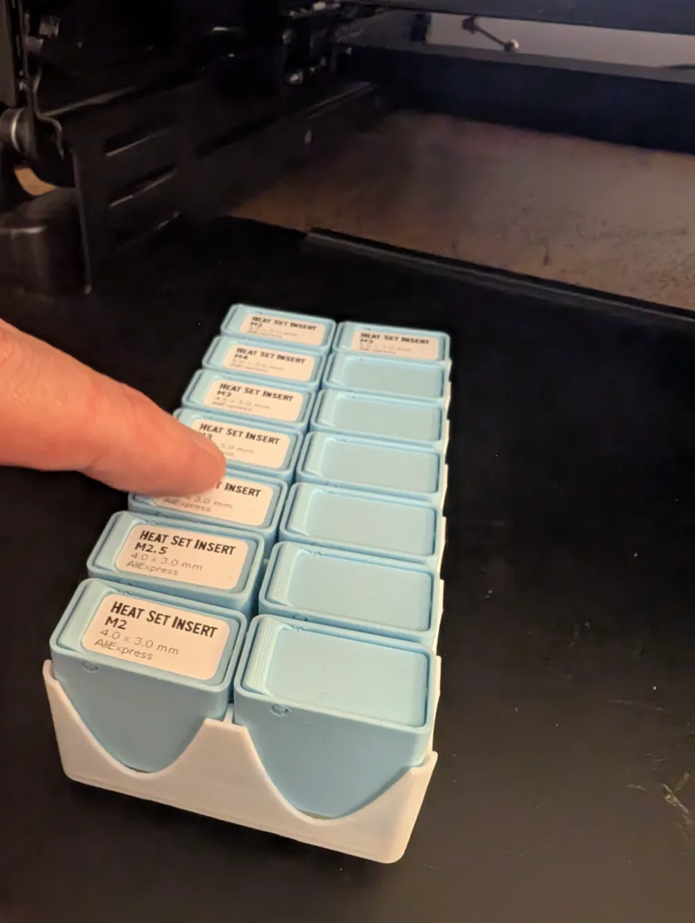 Gridfinity Small Parts Bins With Self Eject by Grey Space Alien - MakerWorld