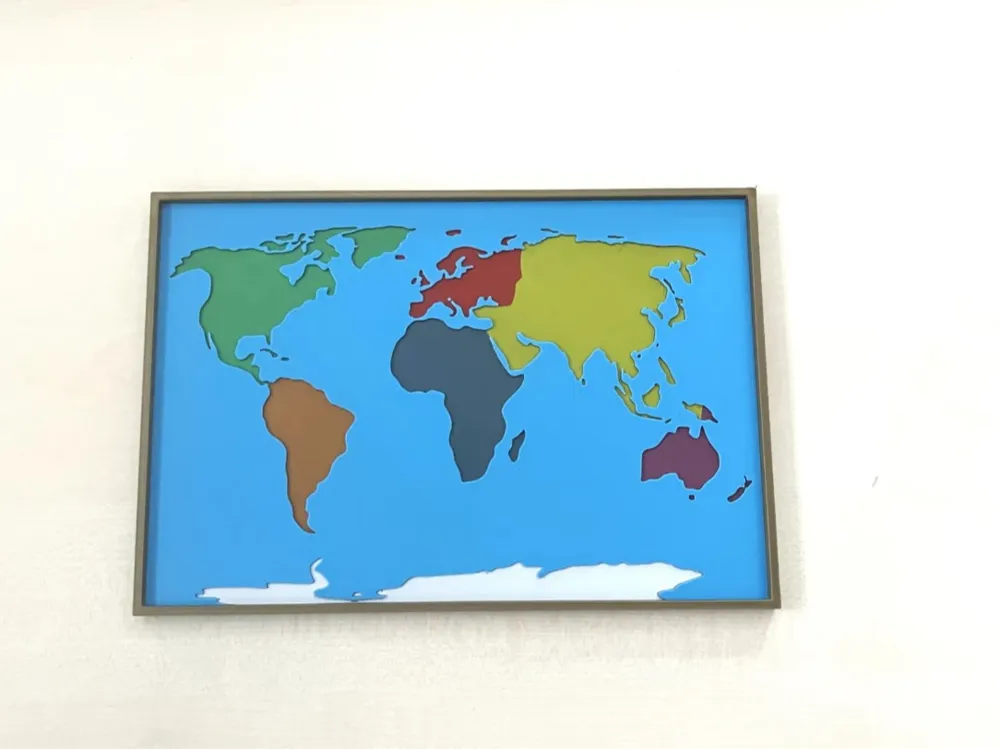 Mapa mundial con continentes en colores por Woina MakerWorld: Descarga ...