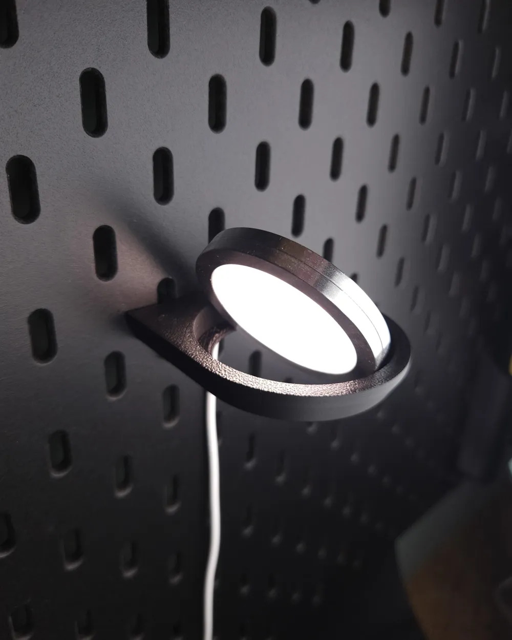 SKADIS灯具x LED套件 来自 SMACKMAX MakerWorld：免费下载 3D 模型