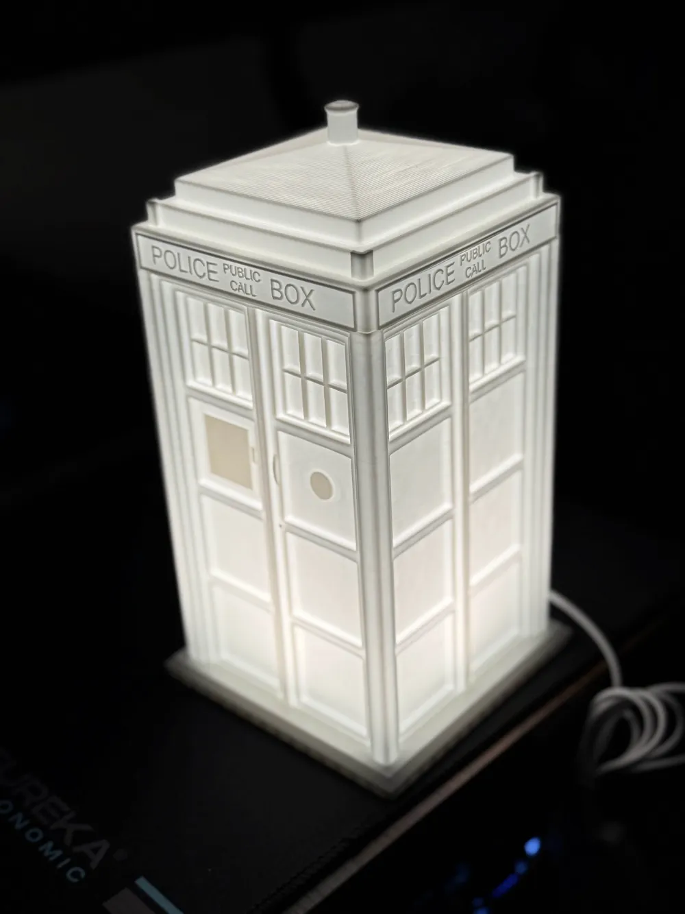 Dr. Who TARDIS Lamp by Vanadium14 MakerWorld: Download Free 3D Models