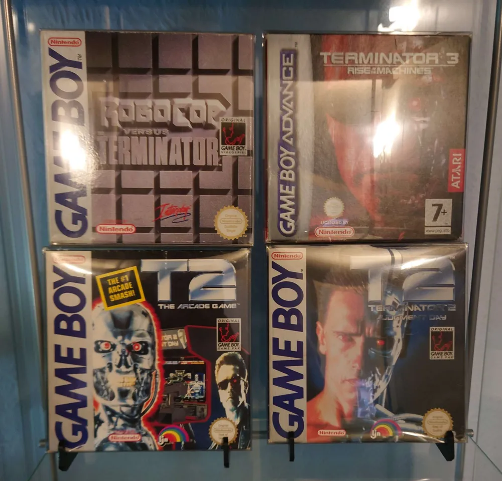 Game boy case display stand. by NoycePrints - MakerWorld