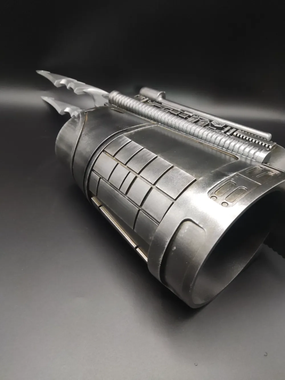 Predator Jungle Hunter Gauntlets by AWPrintz - MakerWorld