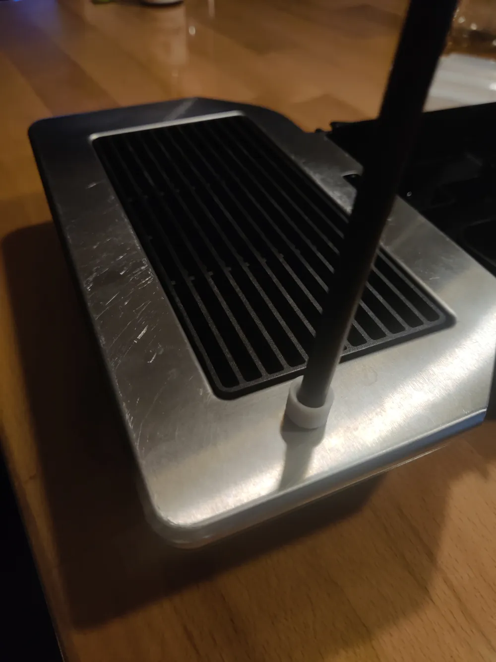 Siemens EQ.6 Milk Tube Holder by Dingo76 - MakerWorld