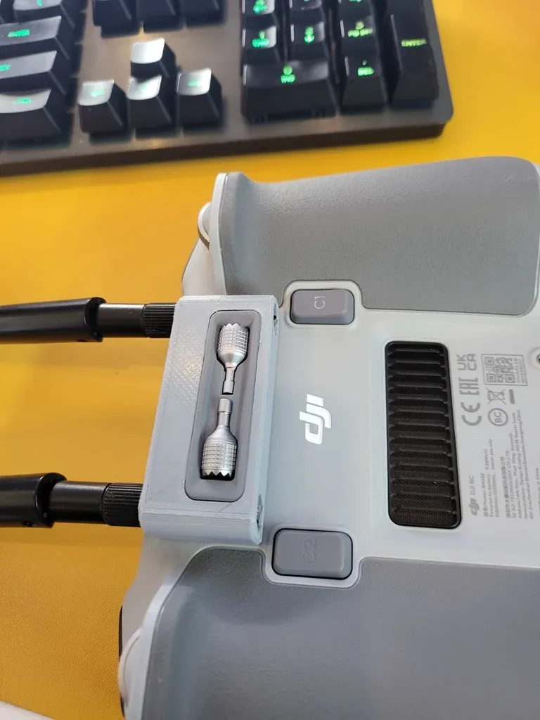 DJI-RC External Antenna Adapter by Shaztech.info - MakerWorld