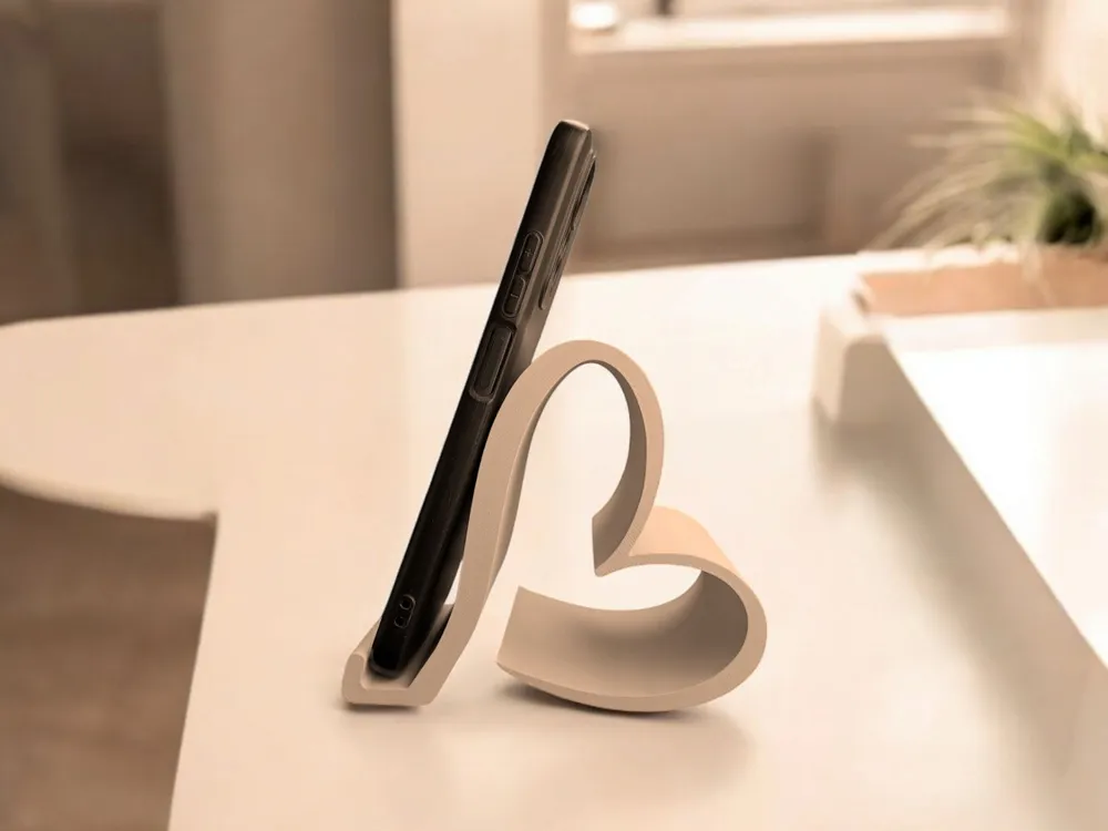 Smartphone holder "Valentine" - Free 3D Print Model - MakerWorld