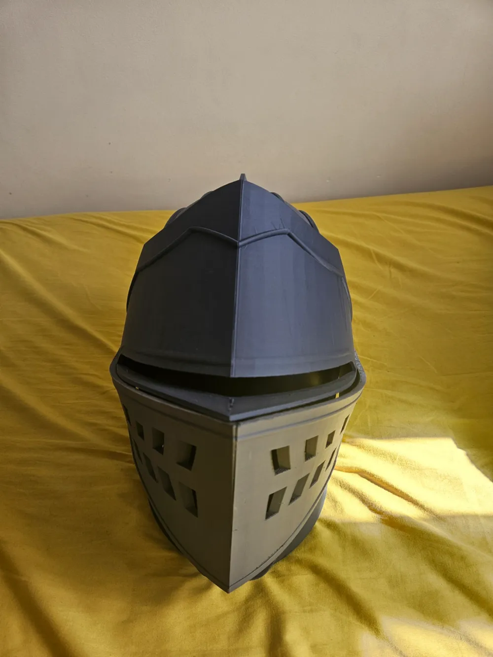 Elite knight helm by Jura MakerWorld: Download Free 3D Models