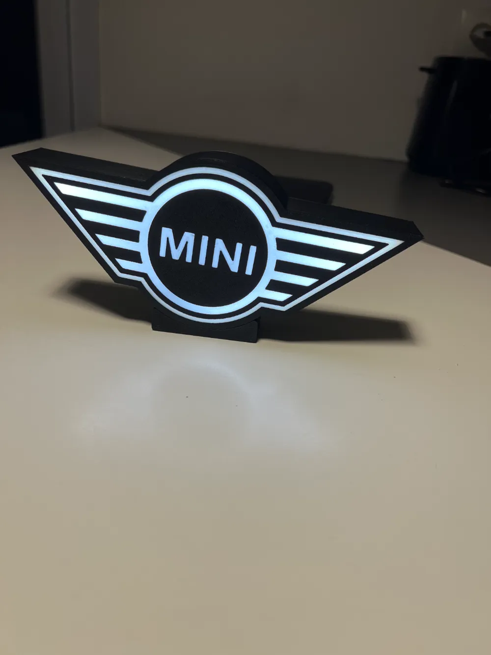 Mini 發光燈箱 LED 燈 BMW 燈箱 - 免費 3D 列印模型 - MakerWorld