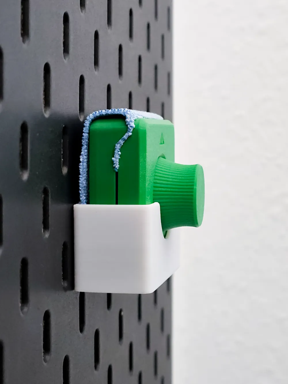 Skadis Build Plate Cleaner Holder by AU3D MakerWorld: Download Free 3D ...