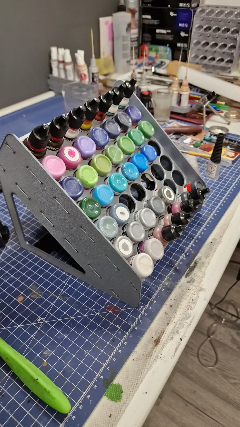 Vallejo color stand by PejG87 - MakerWorld