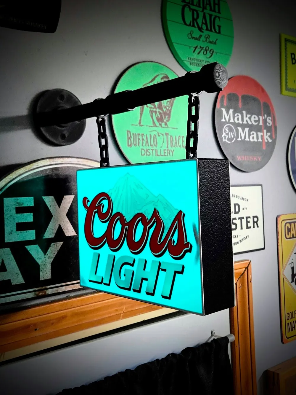 2-Sided Hanging COORS LIGHT & Faux Pipe Mount - Free 3D Print Model ...