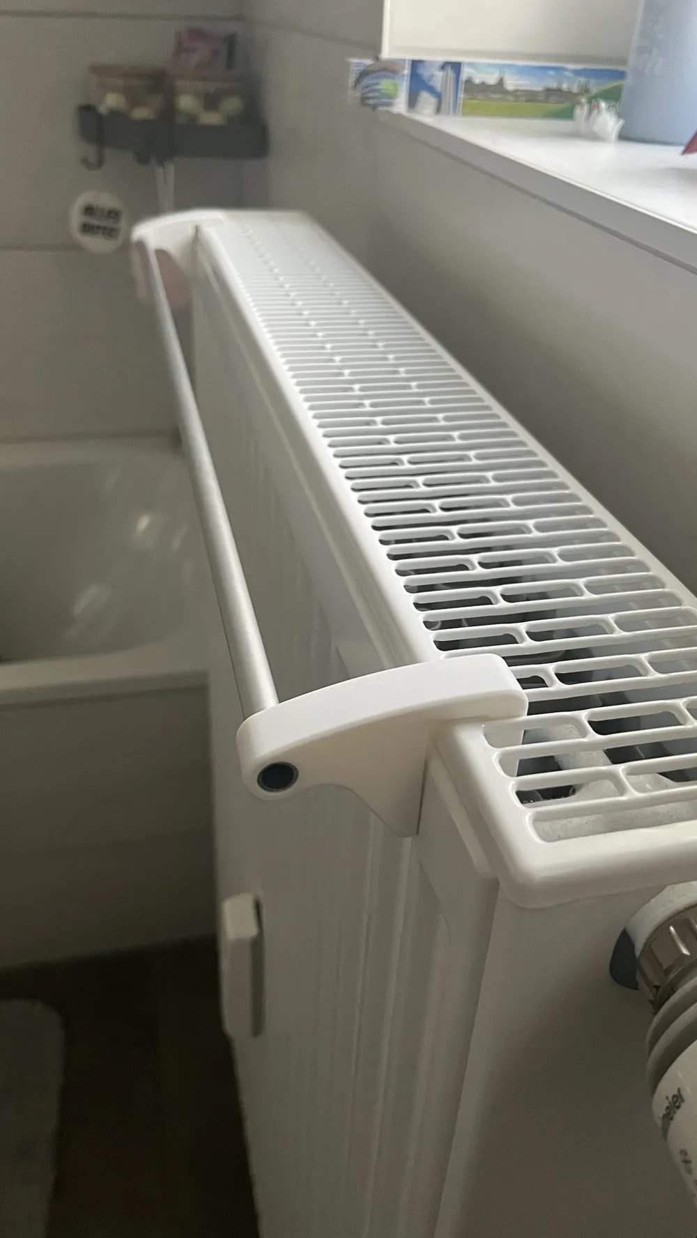 Simple Radiator Towel Holder by Björn MakerWorld: Download Free 3D Models