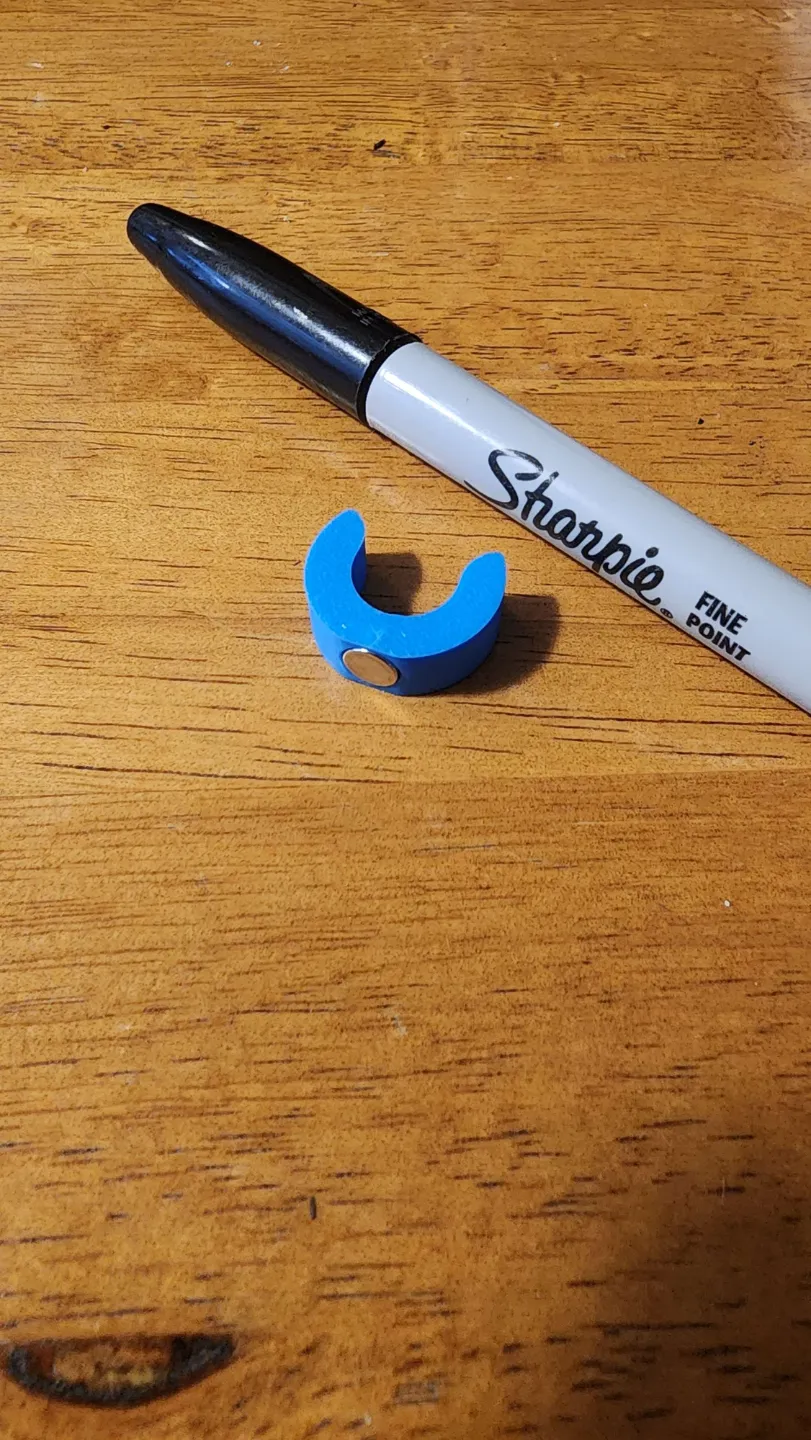 Magnetic Sharpie Holder by FabricatingDragons - MakerWorld
