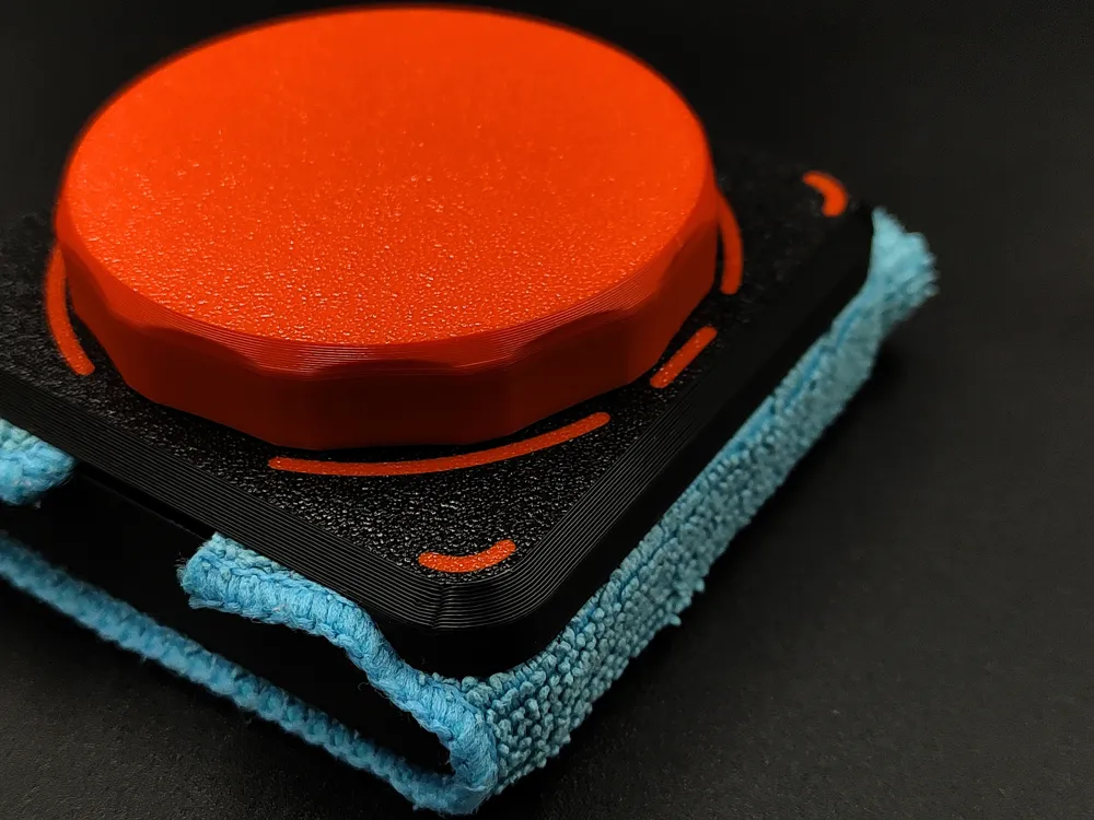 Self-dispensing Build Plate Cleaner - PlateMate R1 by Kwiatens ...