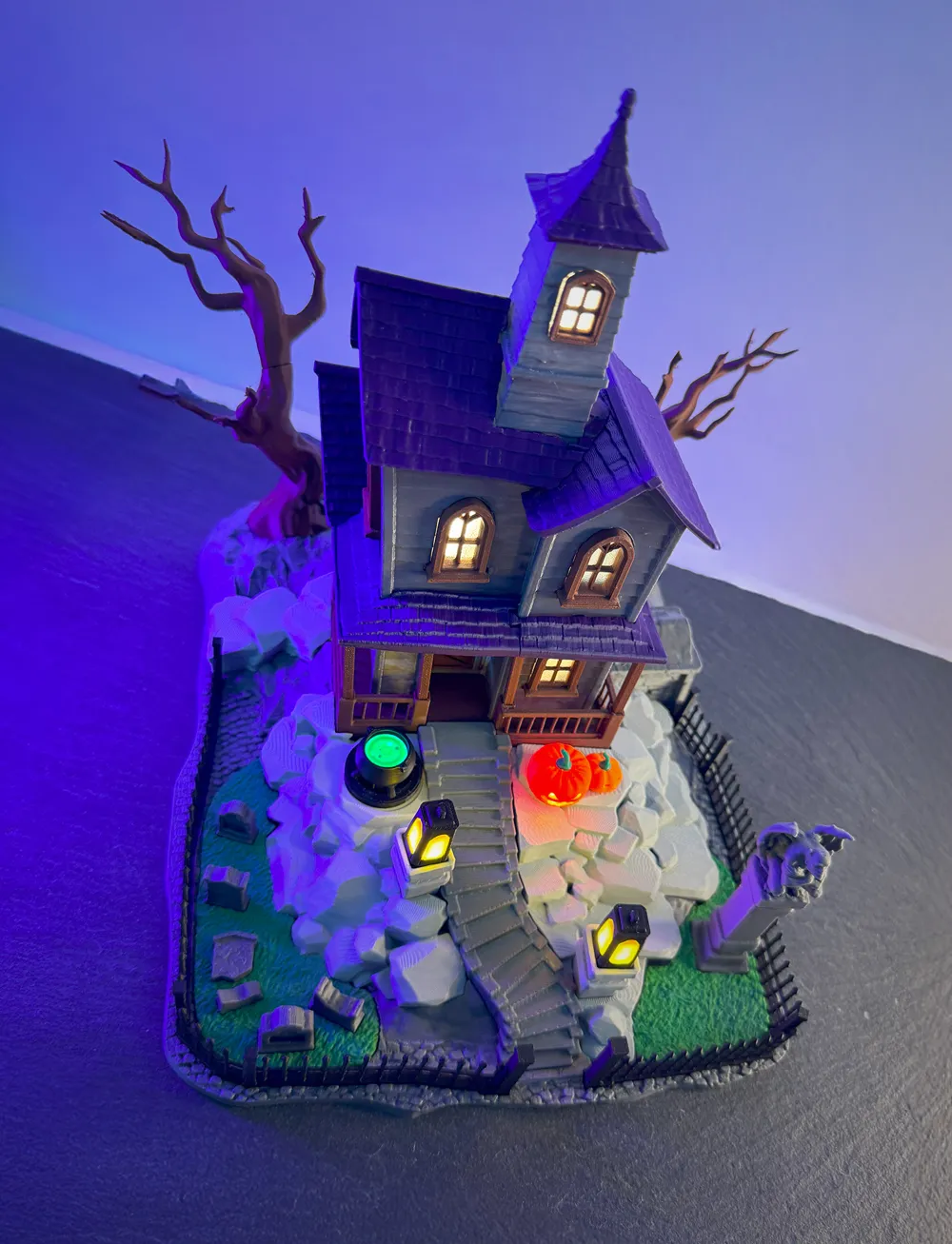 Haunted House — A Halloween Scene - Free 3D Print Model - MakerWorld