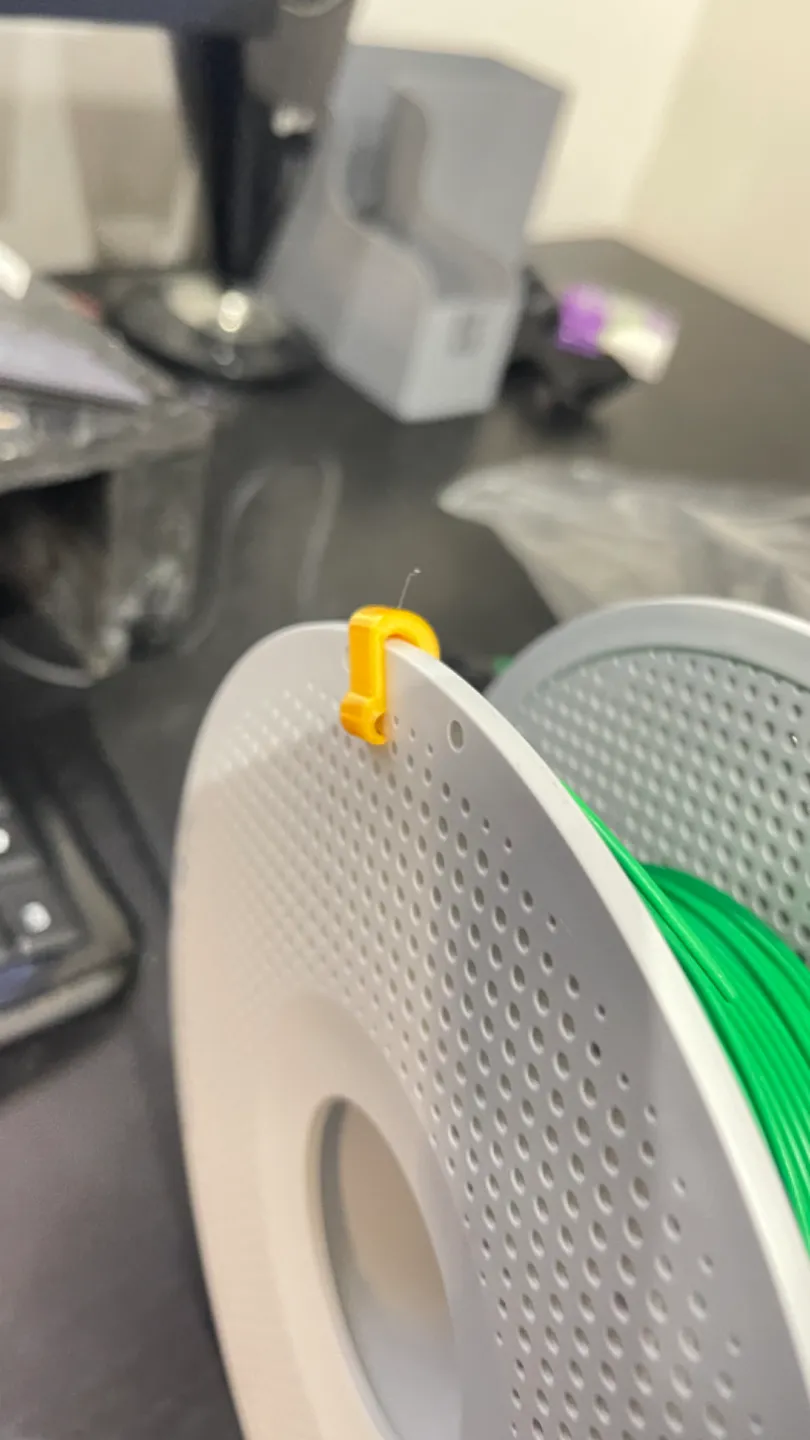 Universal Filament Clip v2 by Tala16 - MakerWorld