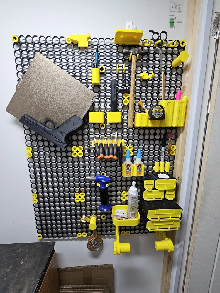 Multiboard Build Plate Holder - Free 3D Print Model - MakerWorld