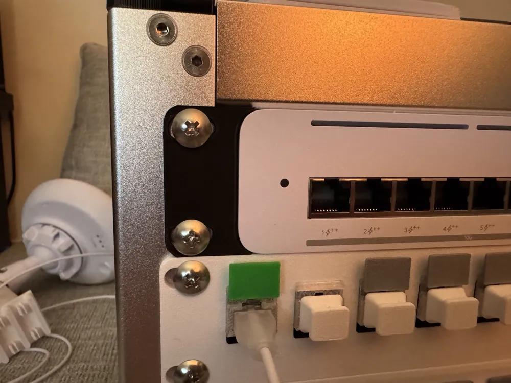10in Mini Rack - UniFi Pro XG 8 PoE 1U Mount by DToX MakerWorld ...