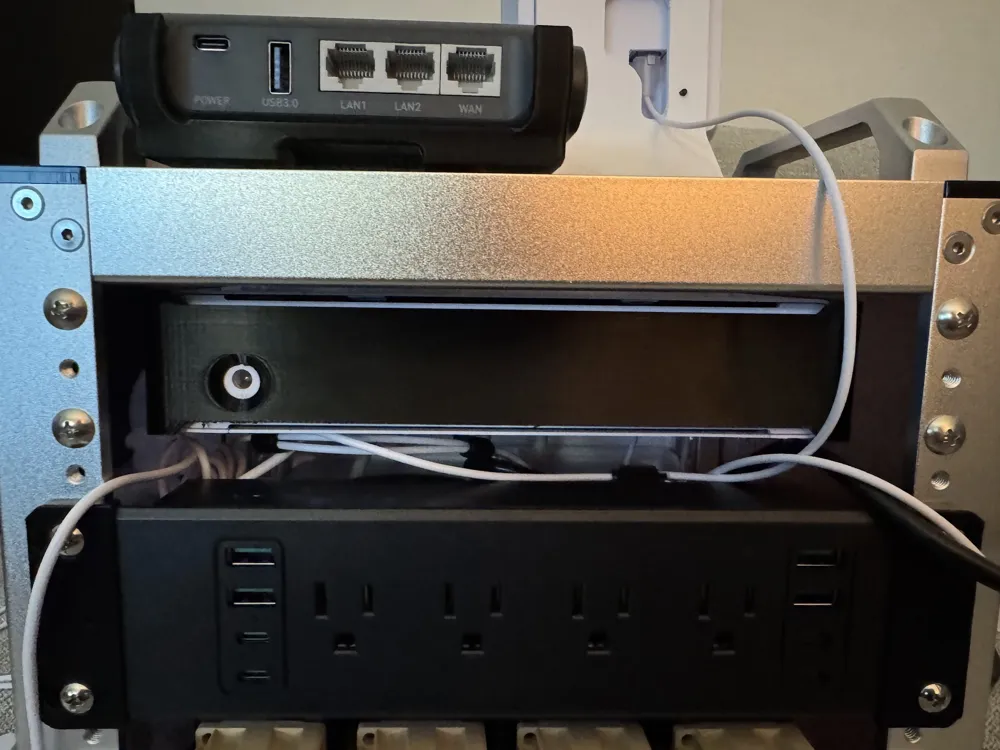 10in Mini Rack - UniFi Pro XG 8 PoE 1U Mount by DToX MakerWorld ...