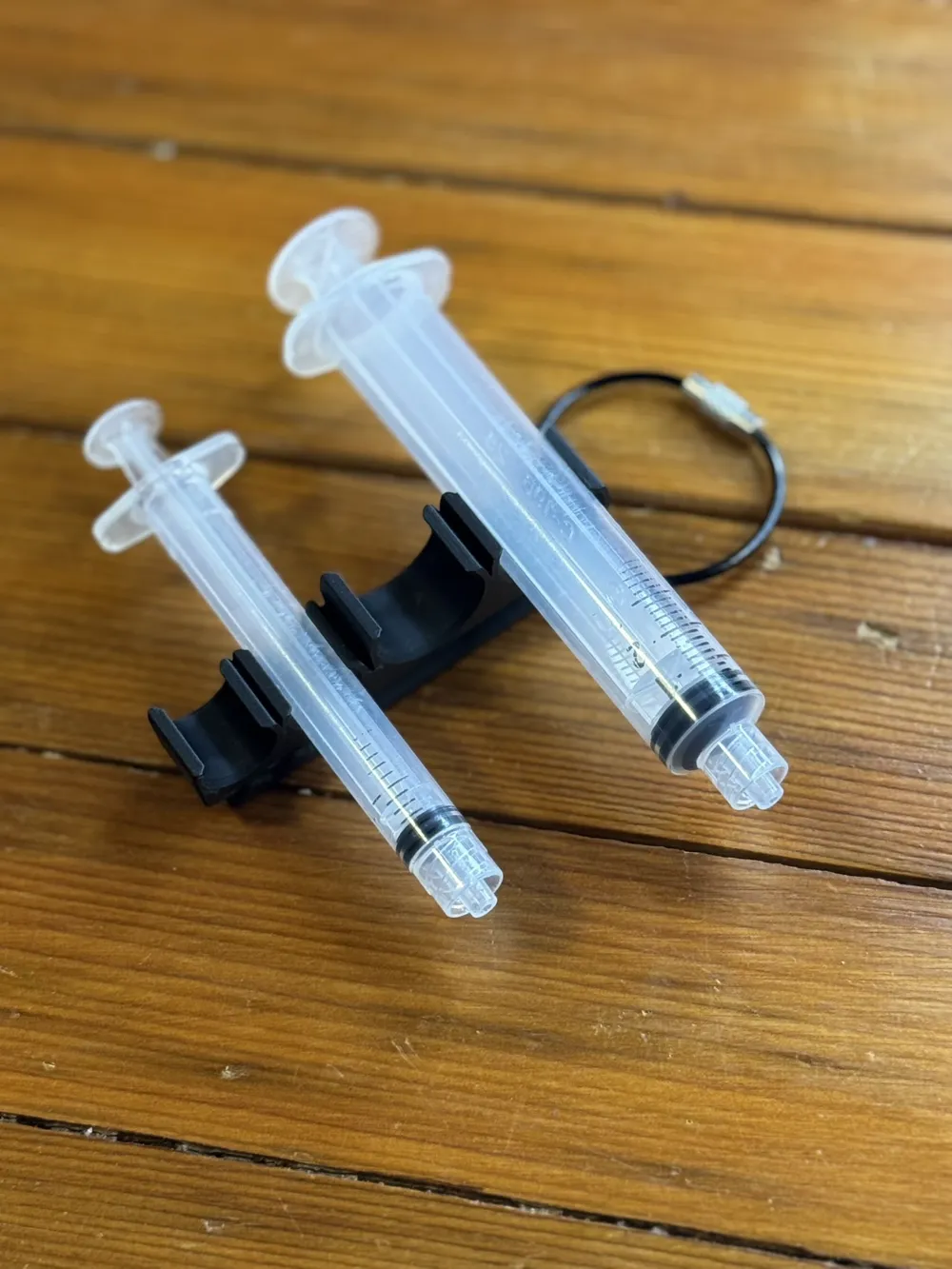 Paramedic Syringe Holder (10ml + 3ml) - Free 3D Print Model - MakerWorld