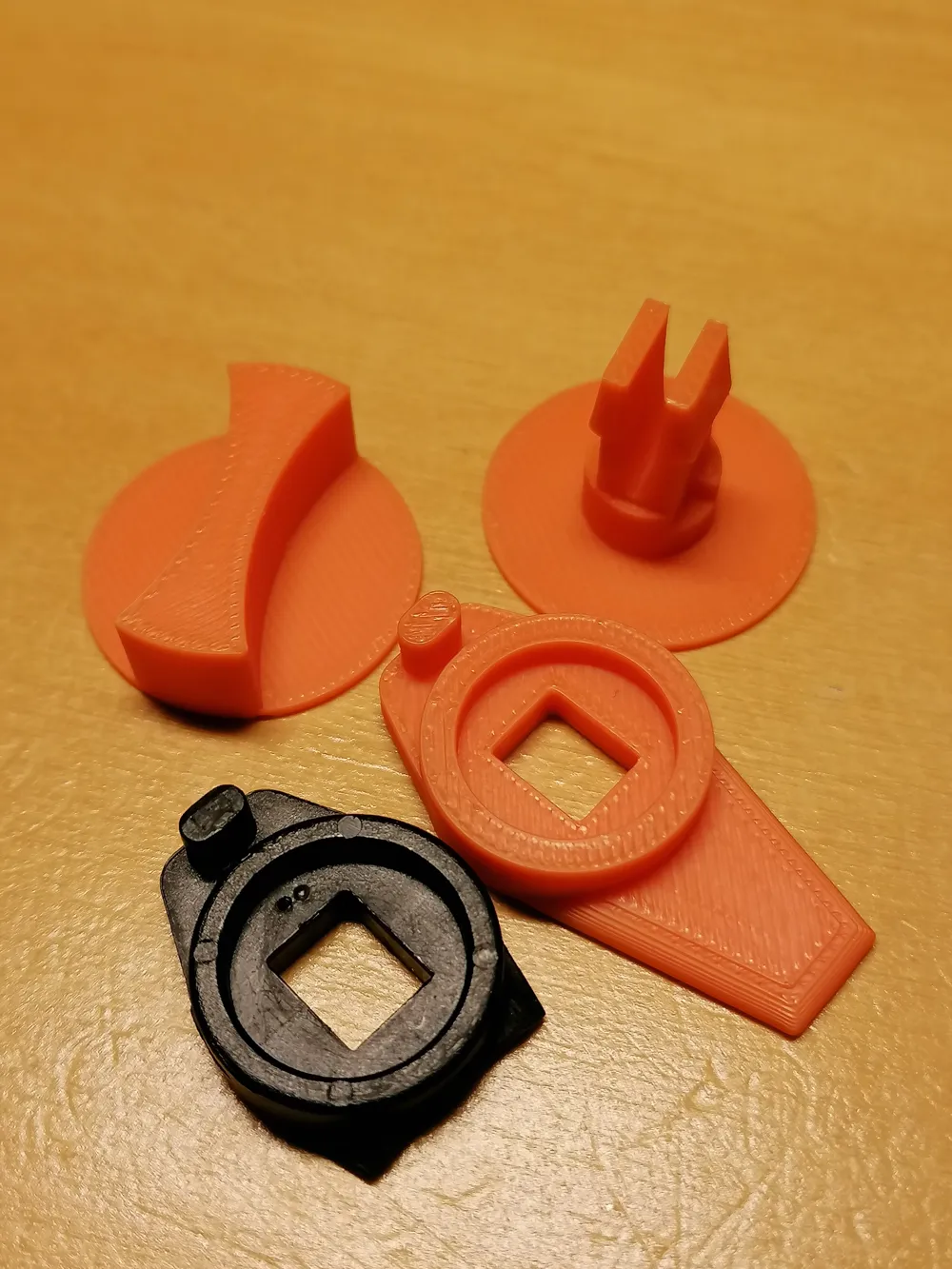 Audi A4 B6 B7 緊急三角板蓋の留め具 リミックス by dereckskiner MakerWorld：無料3Dモデルをダウンロード