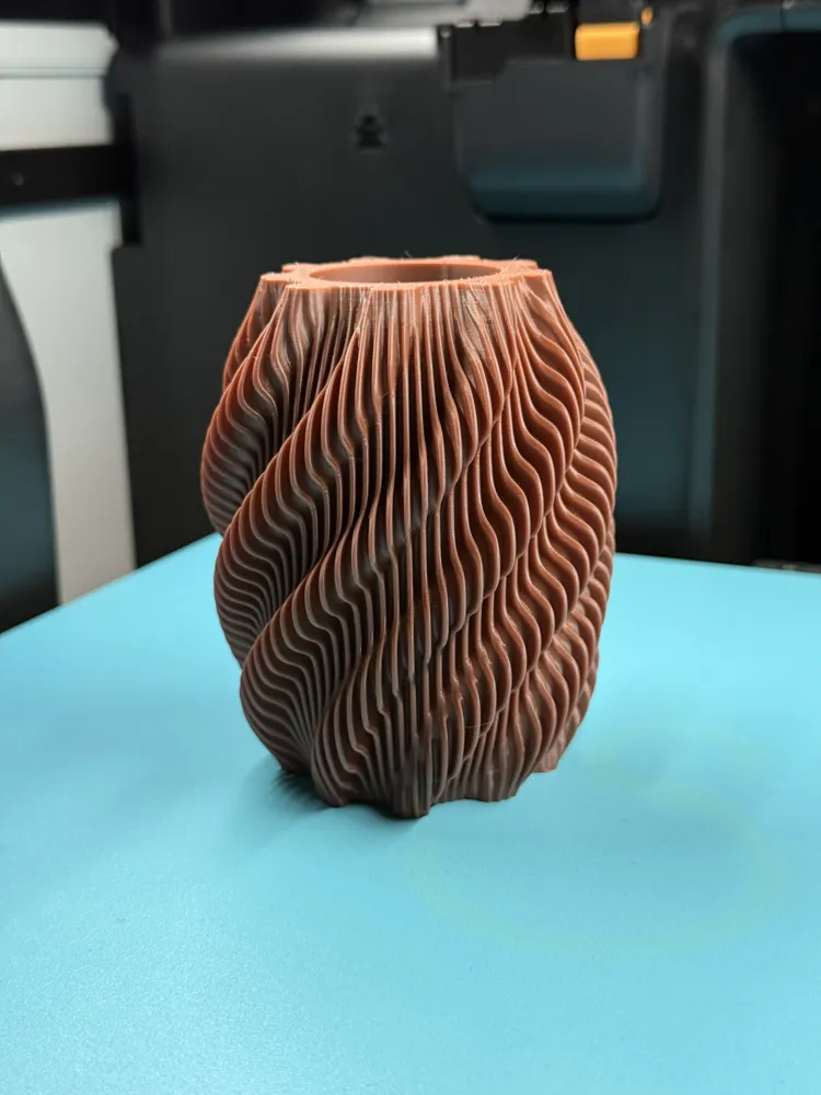 Lunara Vase – One form. Infinite flow. by HpInvent MakerWorld: Download ...
