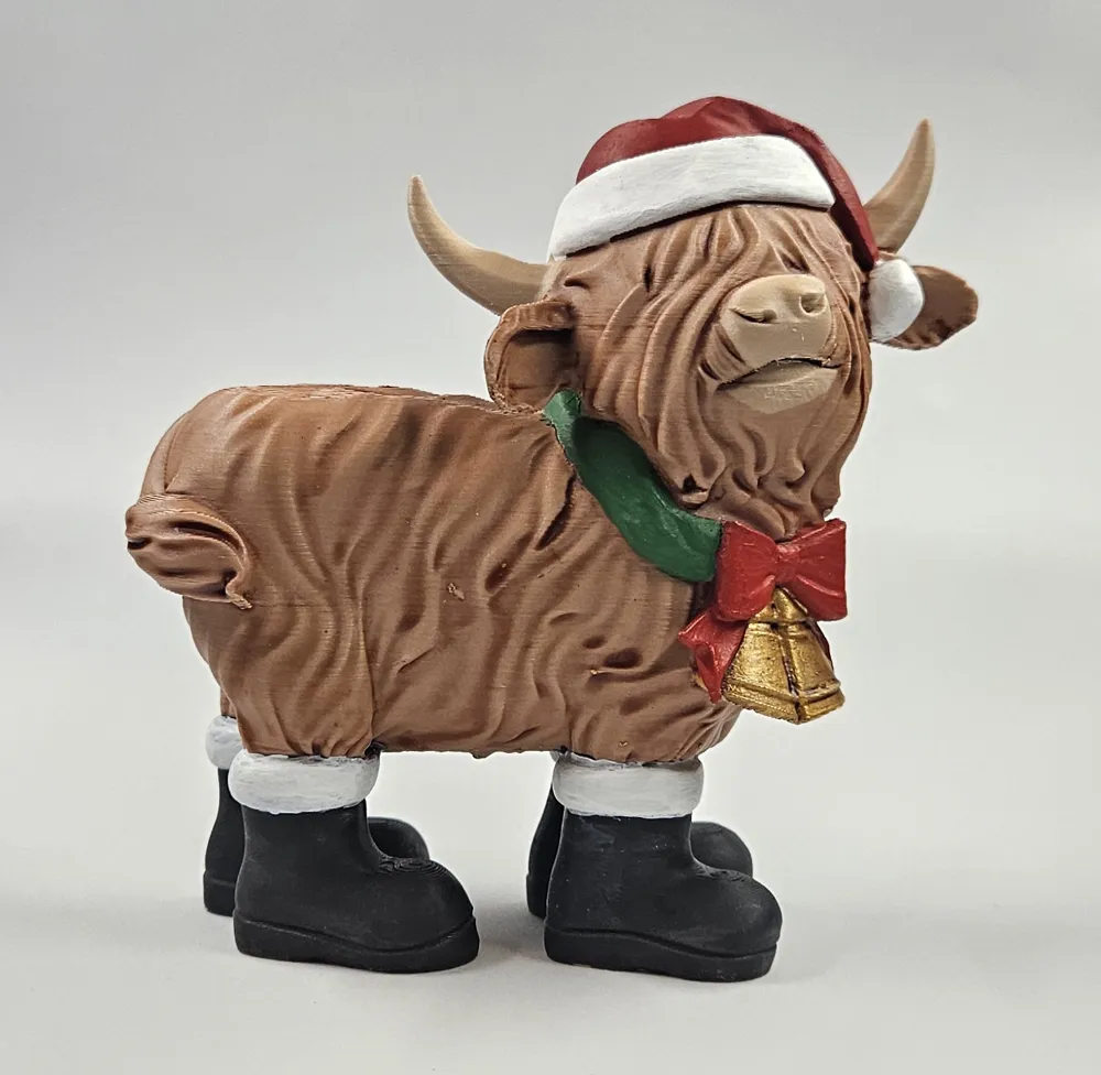 Christmas Highland Cow standing by Maaght MakerWorld: Download Free 3D Models