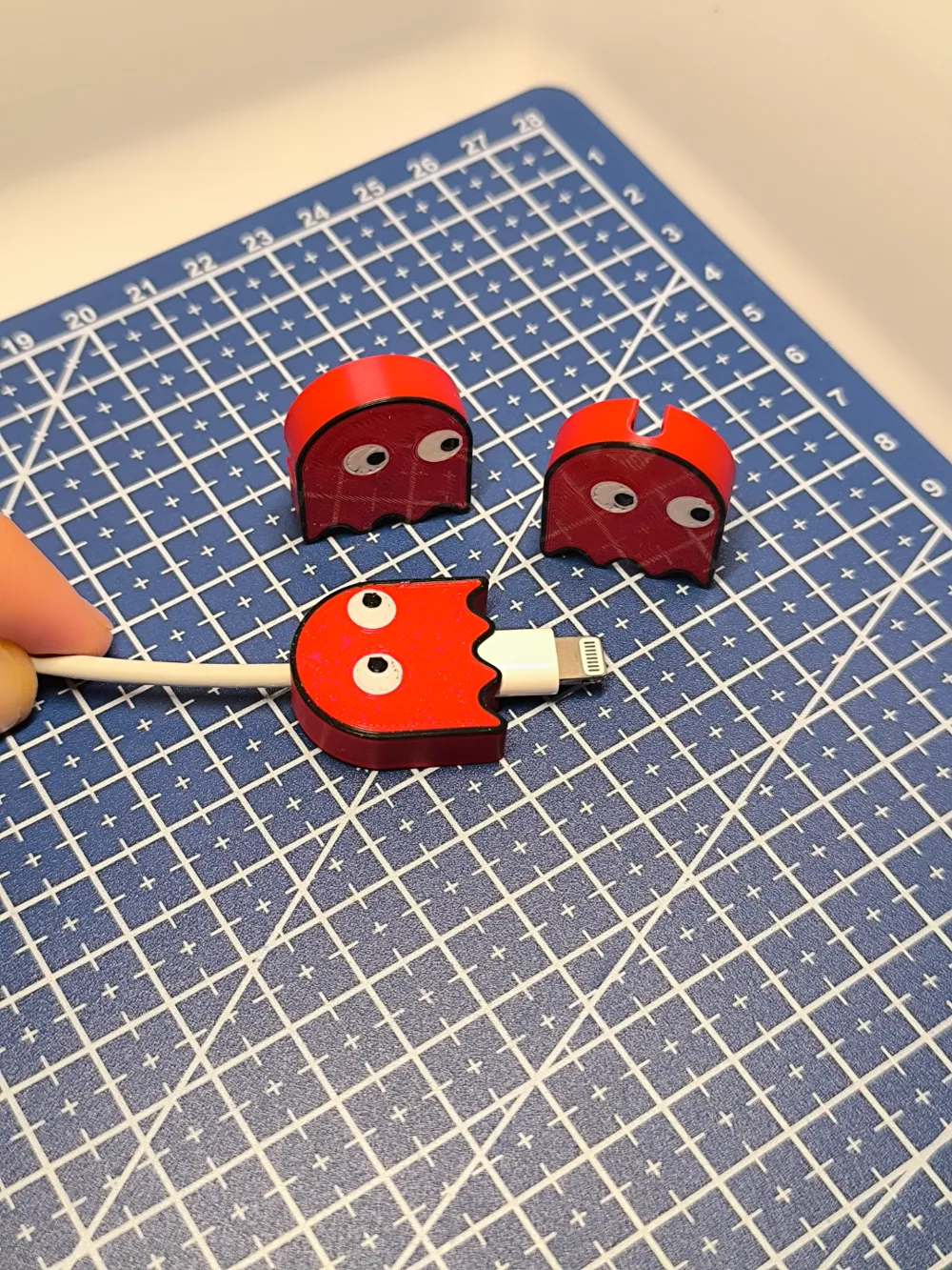 Pac-Man Ghost iPhone Cable Protector by eu3D - MakerWorld