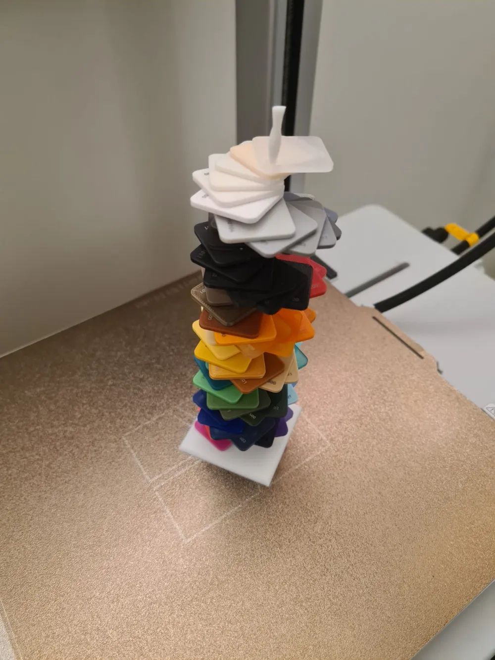 Spiral Filament Swatch Stand by Drrdrandom - MakerWorld