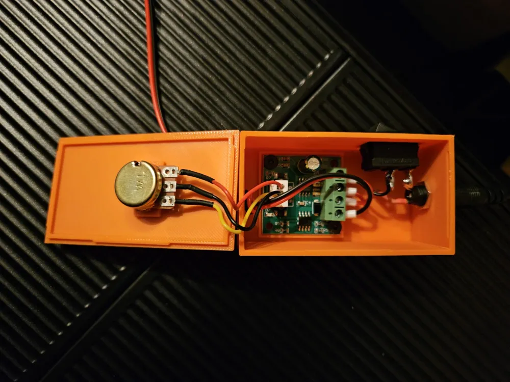 Housing for potentiometer with a switch by ThaNeub - MakerWorld