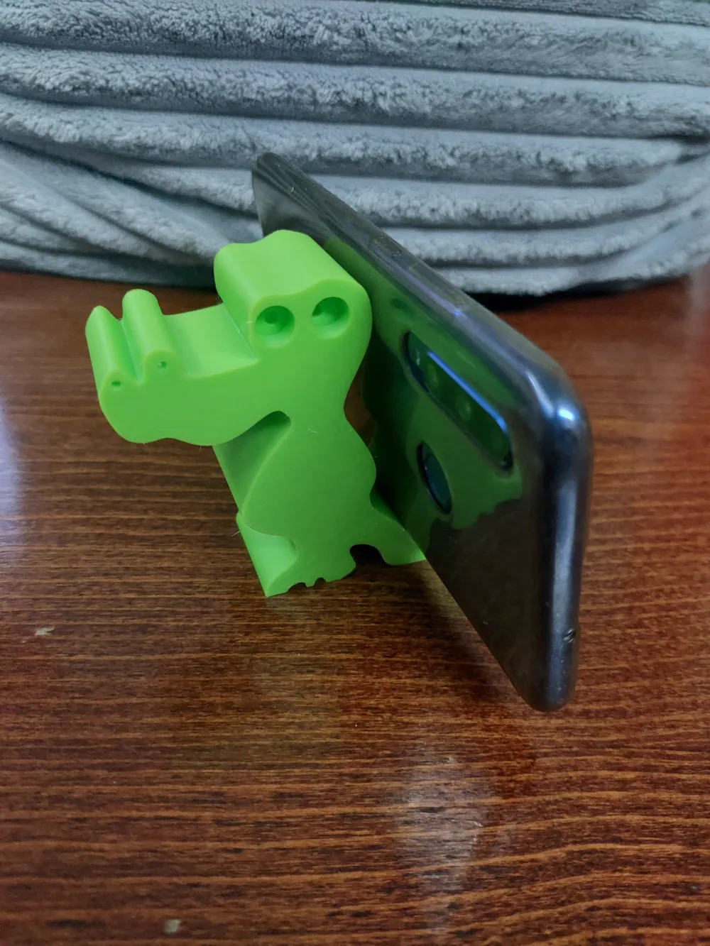 Crocodile phone holder by Stanislav Joukl - MakerWorld