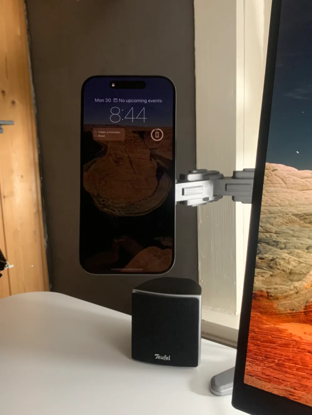 iPhone MagSafe Monitor Stand Mount by Creater - MakerWorld