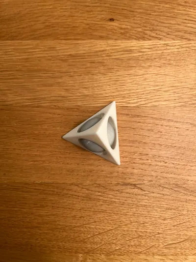 Impossible Pyramid Fidget by fifindr MakerWorld: Download Free 3D Models
