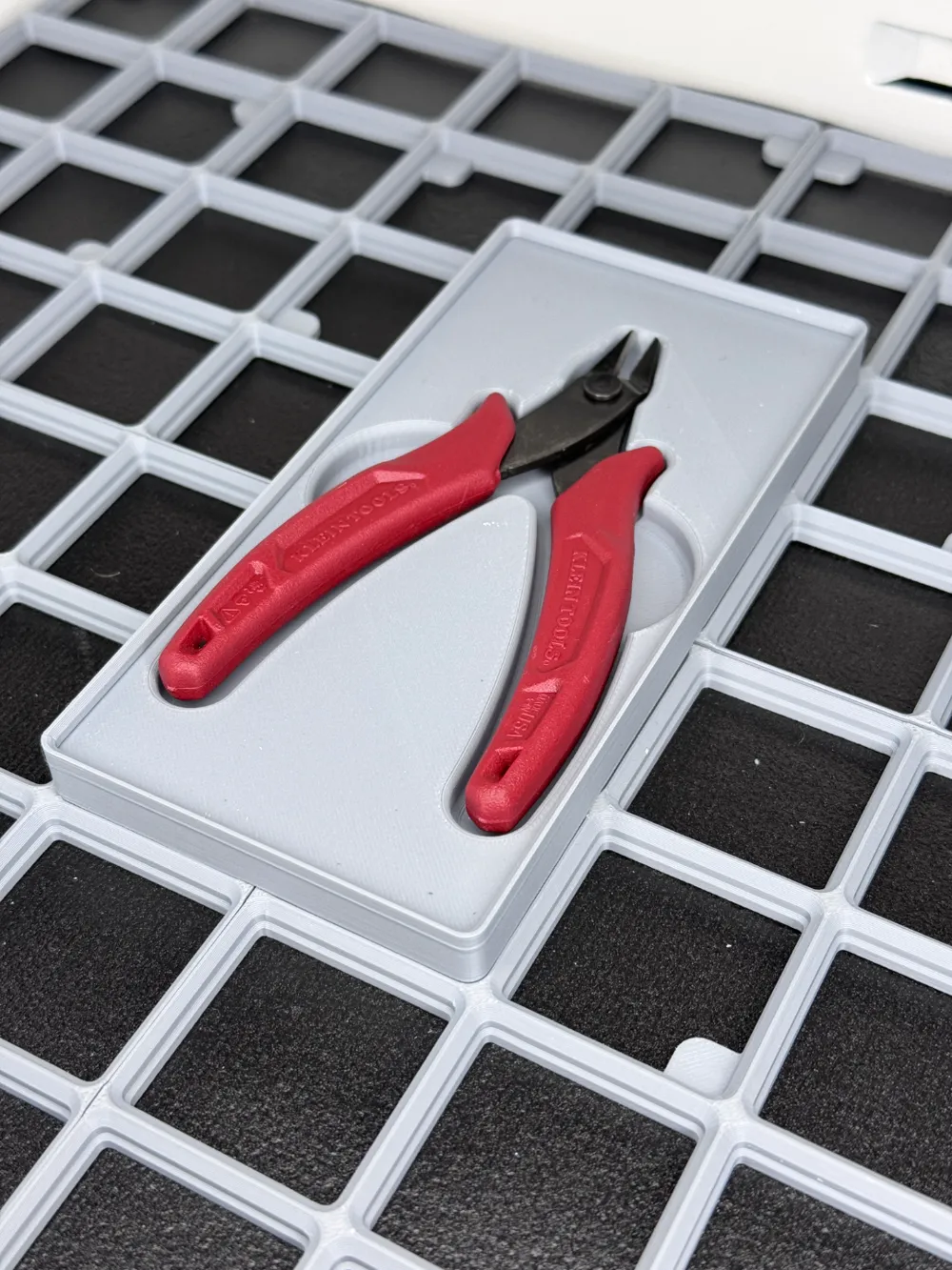 Gridfinity Klein Flush Cutter Tray by Layer FabWorks - MakerWorld