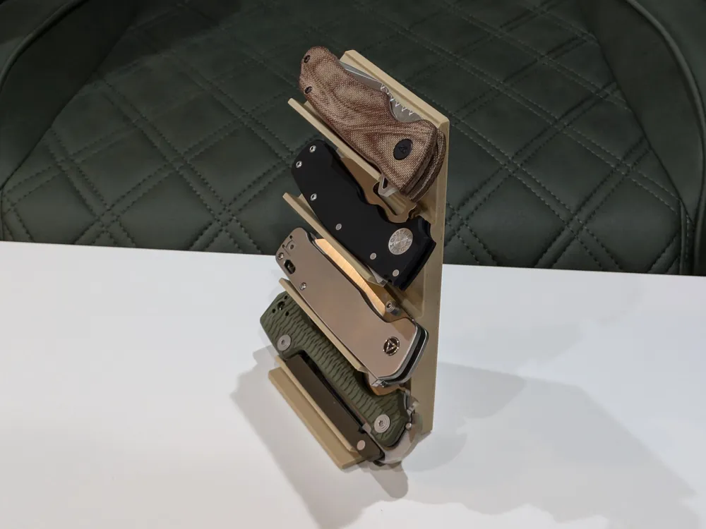 Pocket Knife Display - 4 Knives, Clip cutouts - Free 3D Print Model ...