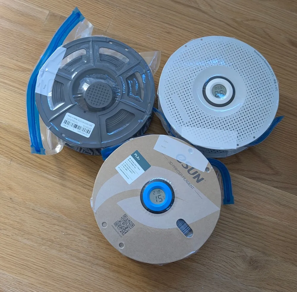 Inside Spool Silica Gel Container (small beads) Remixed by emc2cube ...