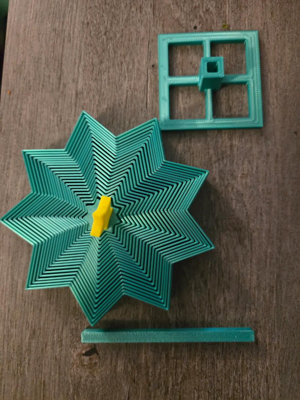 Expanding Christmas Tree Decor by Raven MakerWorld: Download Free 3D Models