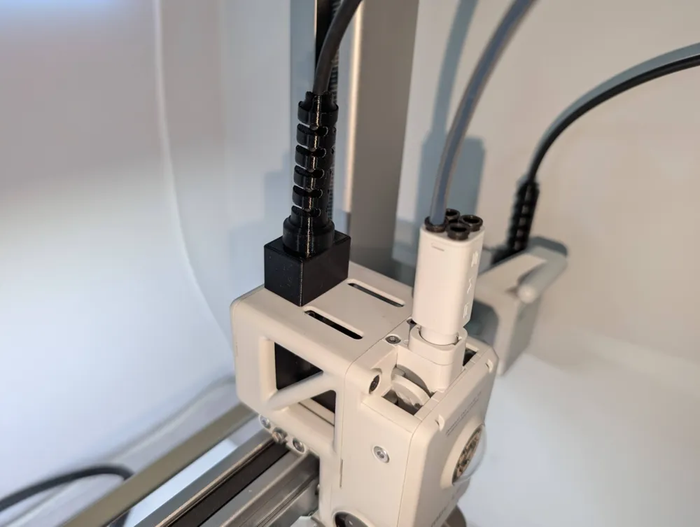 BambuLabs A1 Cable Strain Relief - Sleek Design by Niiiick MakerWorld ...