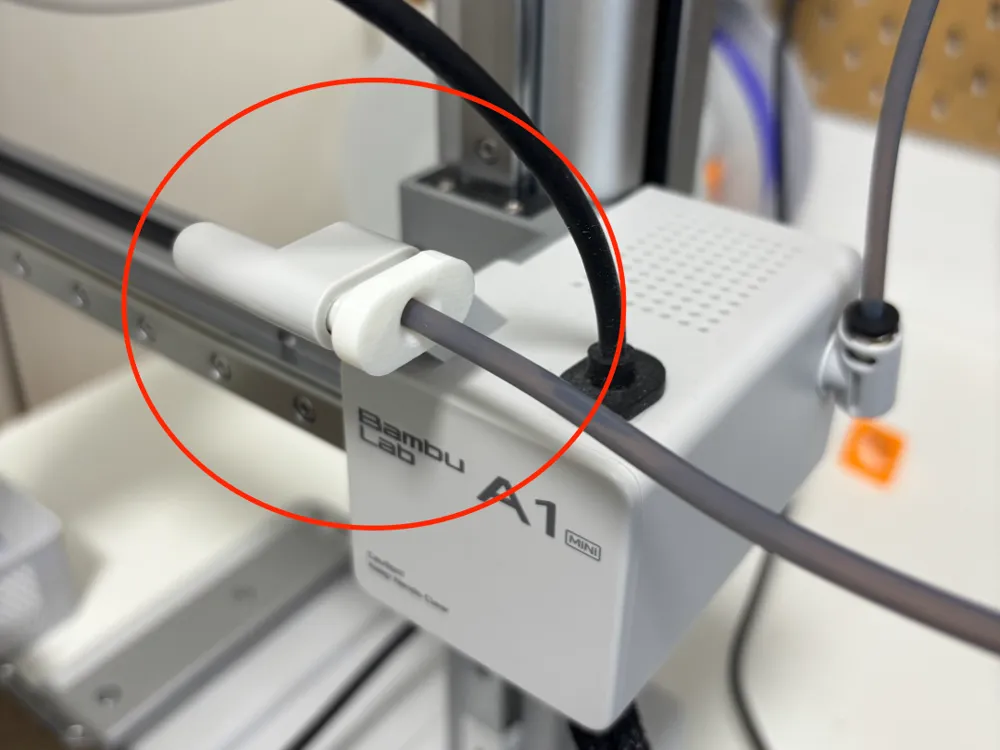 Overly engineered PTFE Tube holder by Marco RC Arena - MakerWorld