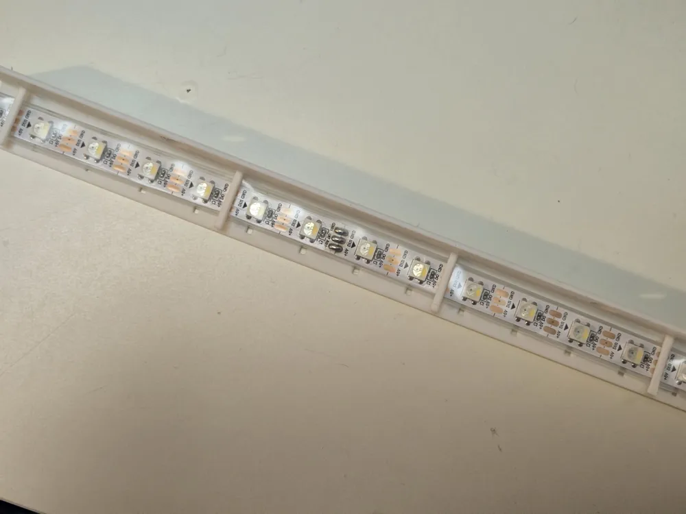 90 Grad Wandhalterung LED-Streifen-Schiene – Kostenloses 3D-Druckmodell ...