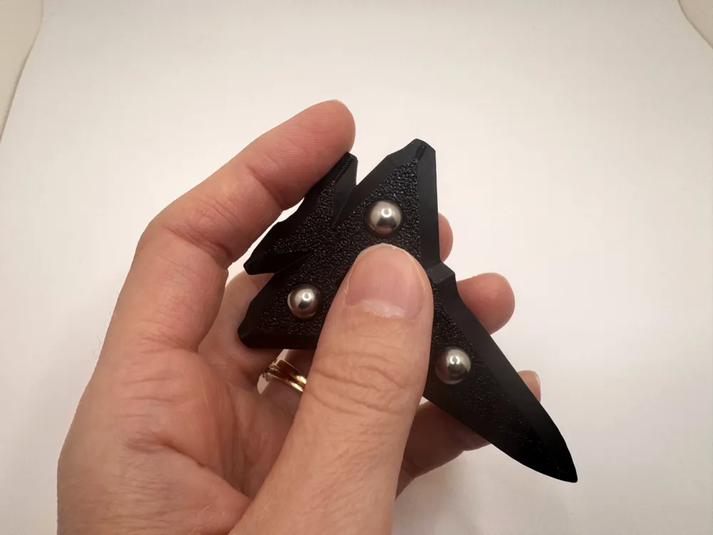 Flying Fighter Jet Fidget Spinner - Free 3D Print Model - MakerWorld