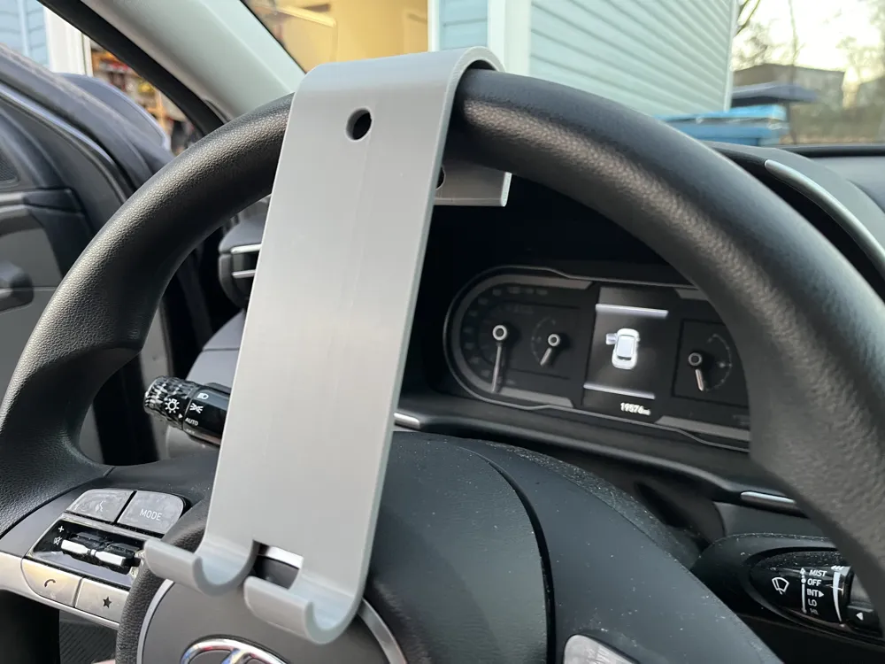 Simple Steering Wheel Phone Holder by NeuronSapling65 MakerWorld ...