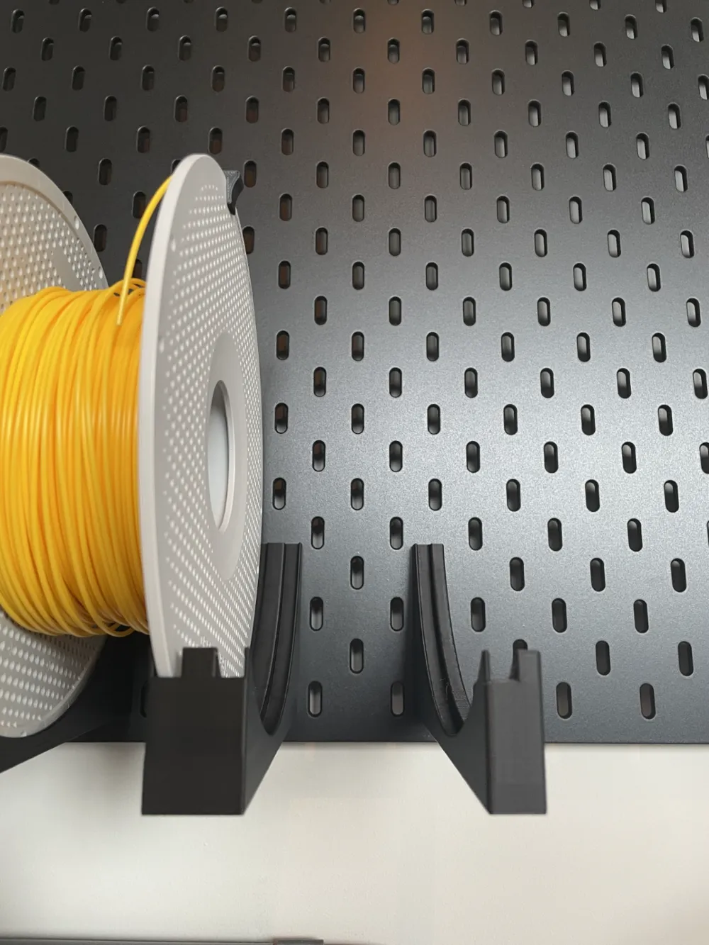 SKADIS filament holder by Peter - MakerWorld