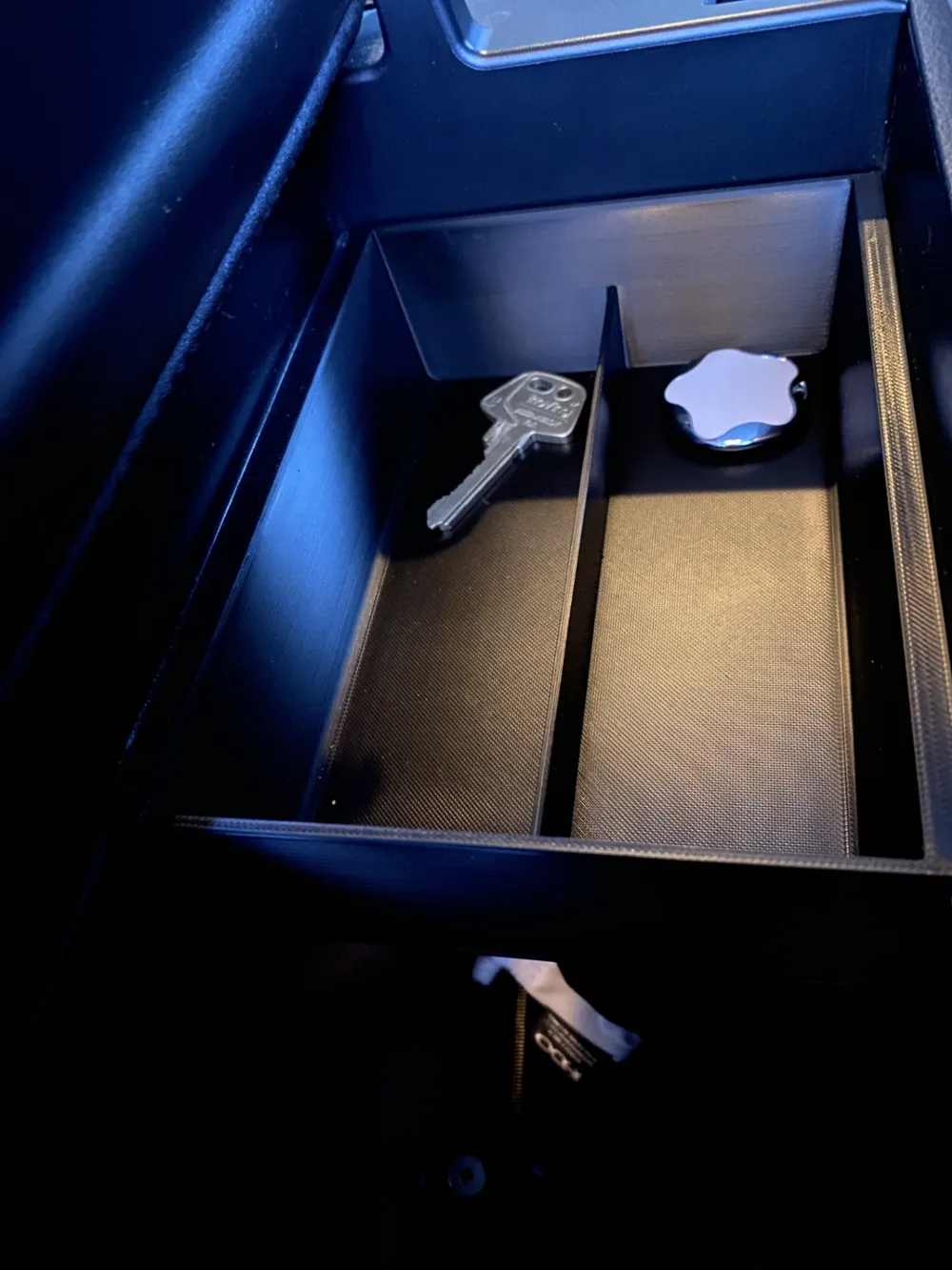 Toyota Prius center extra tray by Kaldt - MakerWorld