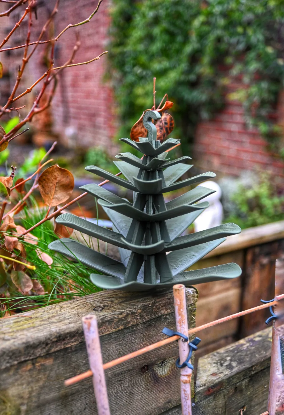 Birdfeeder pinecone - Free 3D Print Model - MakerWorld