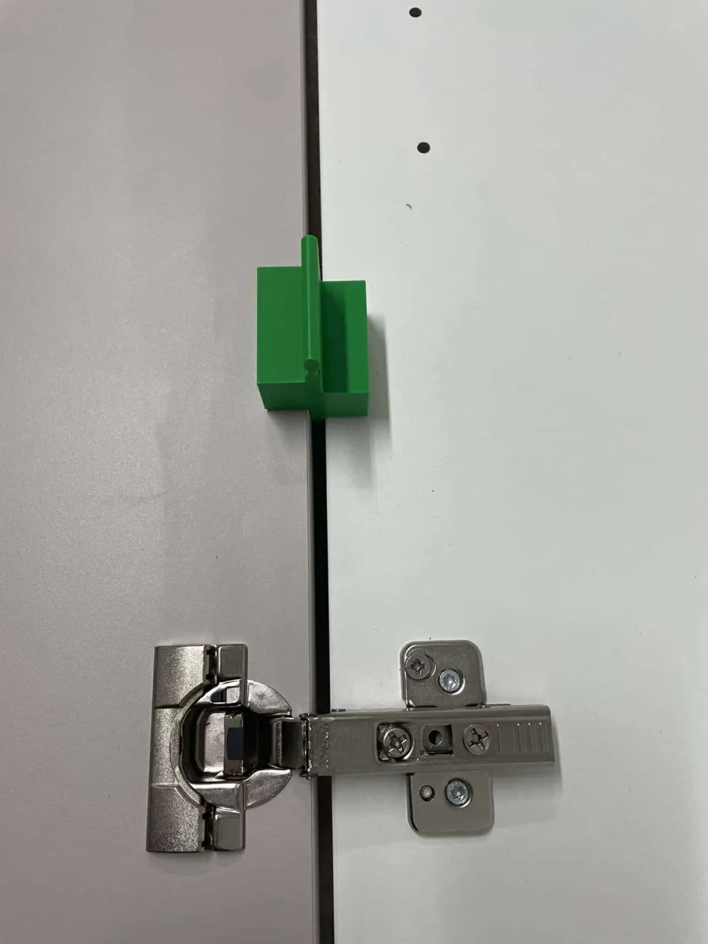 Blum hinge mount jig screwable by SIDMakerWorld: Download Free 3D Models