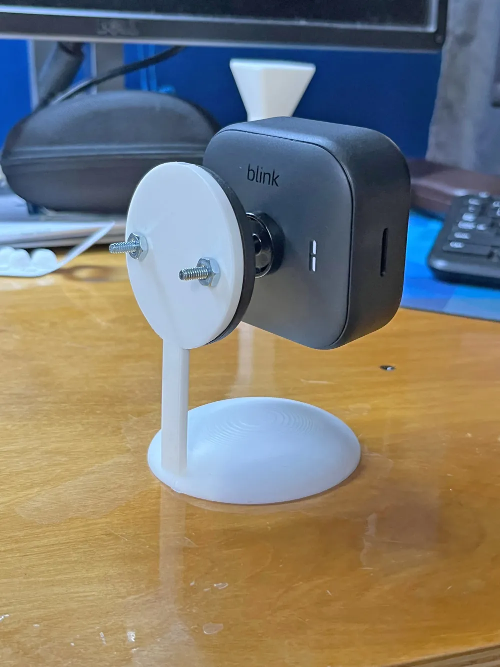 Blink 4 Camera Stand by Lincoln MakerWorld: Download Free 3D Models