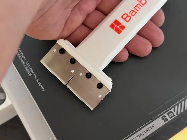 Bambu double Scraper Grip Remixed by NxtGnPrtHub - MakerWorld