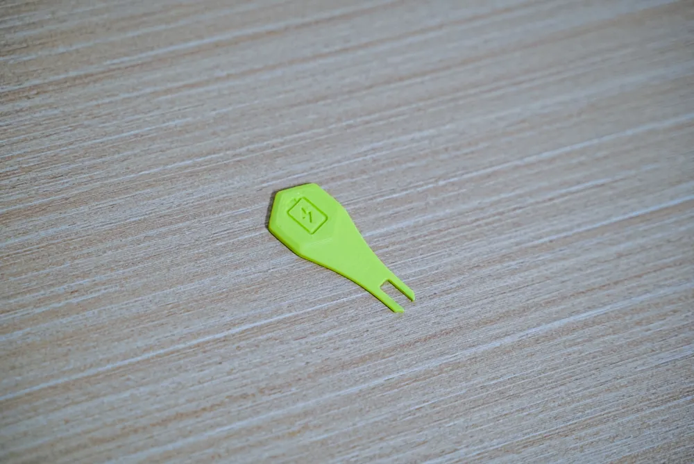 AAA Battery Removal Tool by L² - MakerWorld