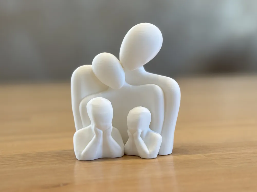 Sculpture Family with Children - Free 3D Print Model - MakerWorld